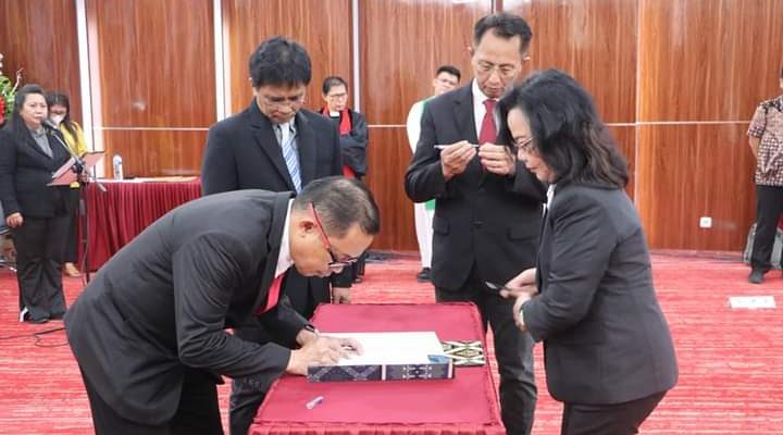 Prof Sompie Lantik Pejabat di Lingkungan Unsrat | MANADOLIVE.CO.ID Prof Sompie Lantik Pejabat di Lingkungan Unsrat | MANADOLIVE.CO.ID