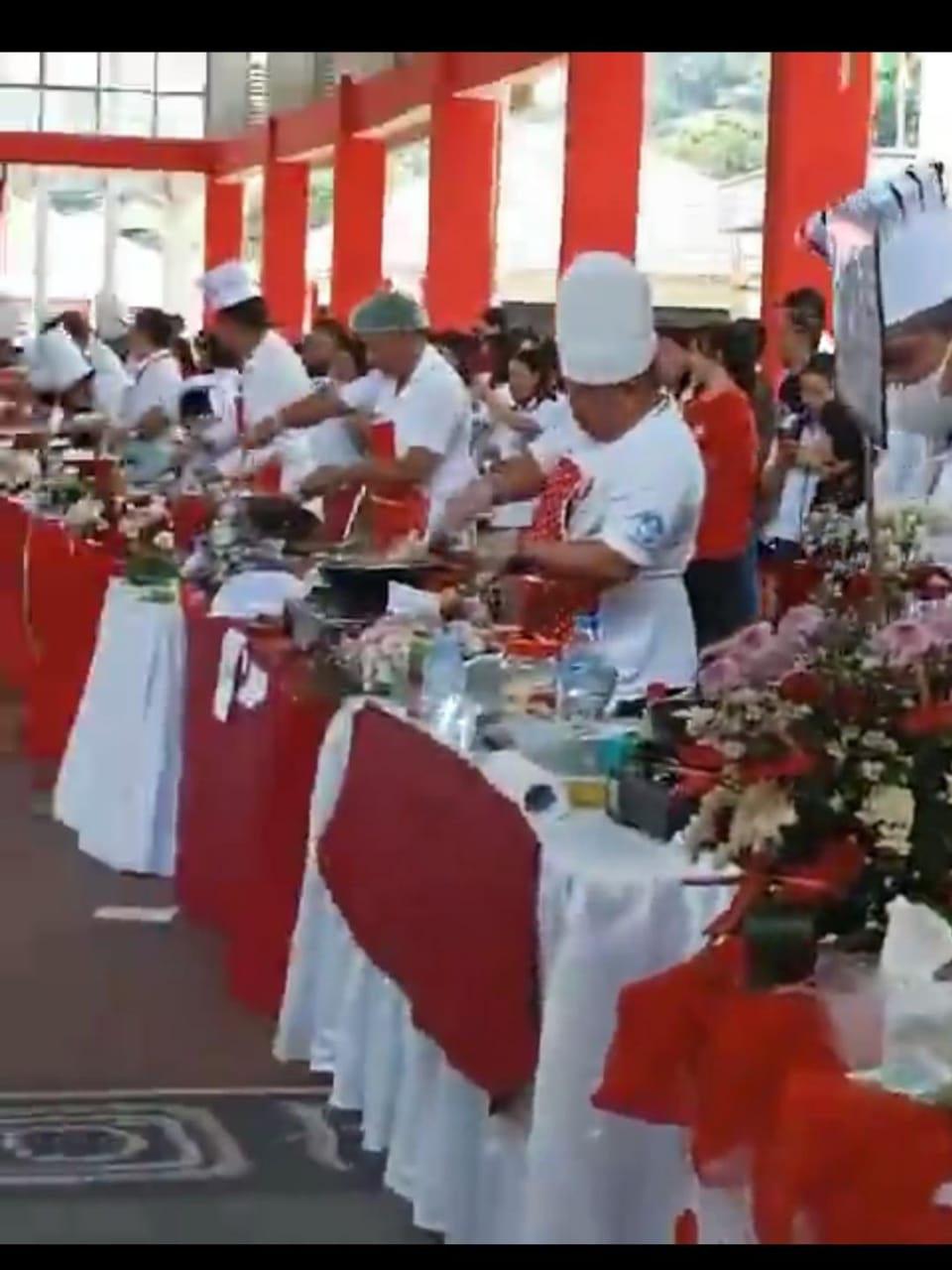 Gelaran Lomba Merangkai Bunga Meriahkan HUT Kota Tomohon ke 21 ...